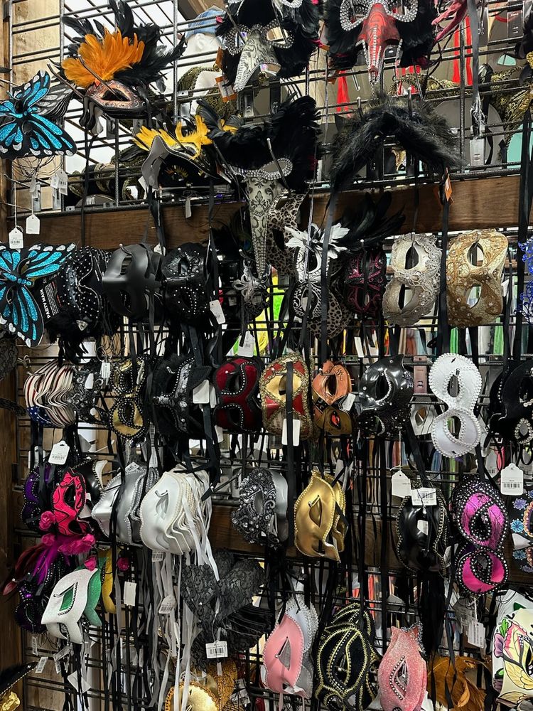 MARDI GRAS & MORE - Updated December 2025 - 14 Photos - 457 Dauphin St ...