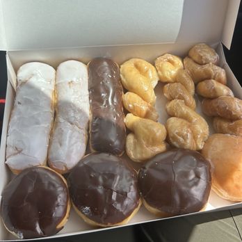 MASTER DONUTS - Updated December 2025 - 28 Photos & 17 Reviews - 6714 ...