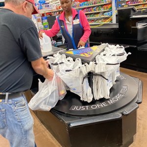 WALMART SUPERCENTER - 31 Photos & 78 Reviews - 2427 Gresham Rd SE ...