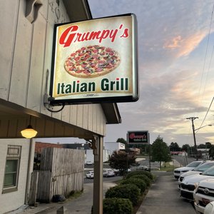 GRUMPY’S ITALIAN GRILL - 55 Photos & 62 Reviews - 402 5th St SW ...