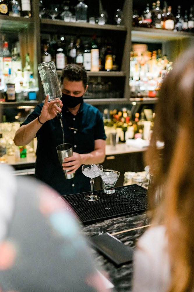 PARLOR BAR - Updated September 2024 - 15 Photos - 1900 Rio Grande St ...