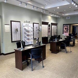 MILWAUKEE EYE CARE - Updated October 2025 - 27 Photos - 17280 W North ...