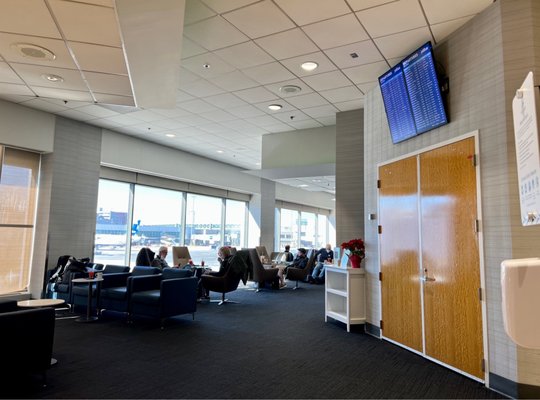 THE LOUNGE - Updated August 2025 - 215 Photos & 171 Reviews - 1 ...