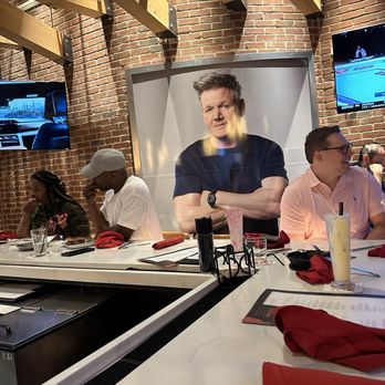 Photos of GORDON RAMSAY BURGER - Updated August 2024 - 1075 Photos ...