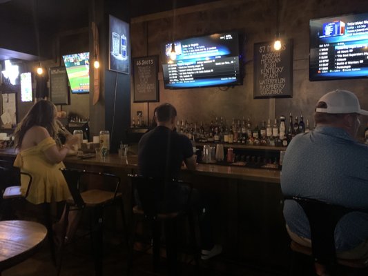 STOUT HOUSE STONE OAK - Updated October 2025 - 12 Reviews - 18730 Stone ...