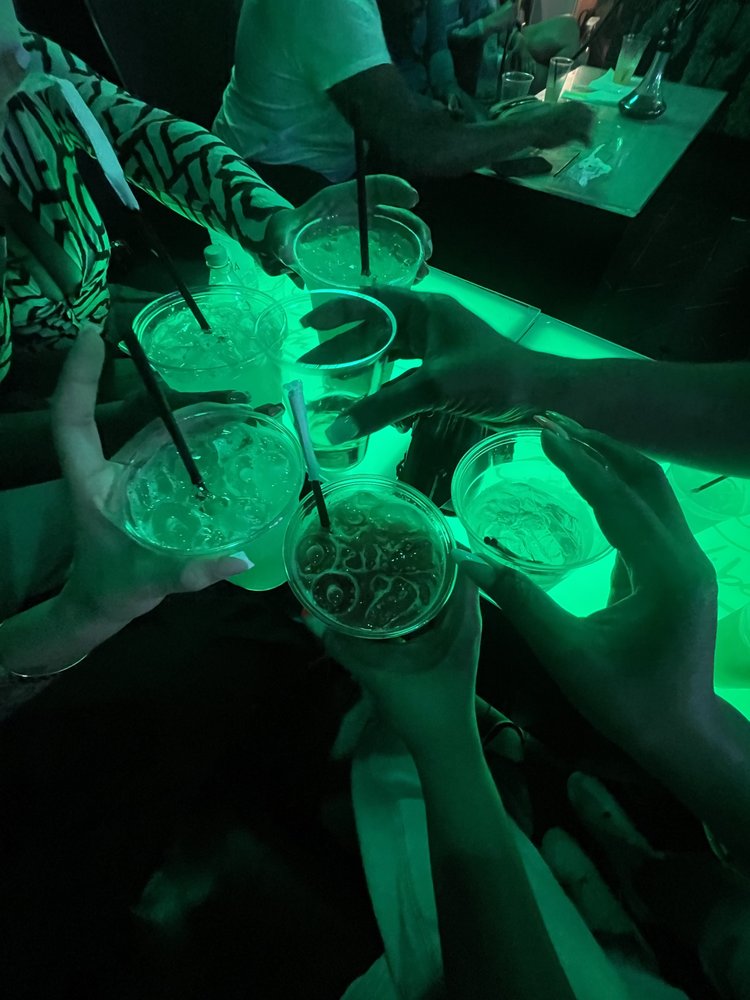 CRU LOUNGE - EDGEWOOD - Updated June 2025 - 31 Photos & 11 Reviews ...