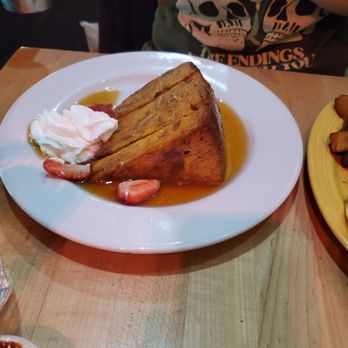 CHEZ ZEE AMERICAN BISTRO - Updated June 2024 - 796 Photos & 1078 ...