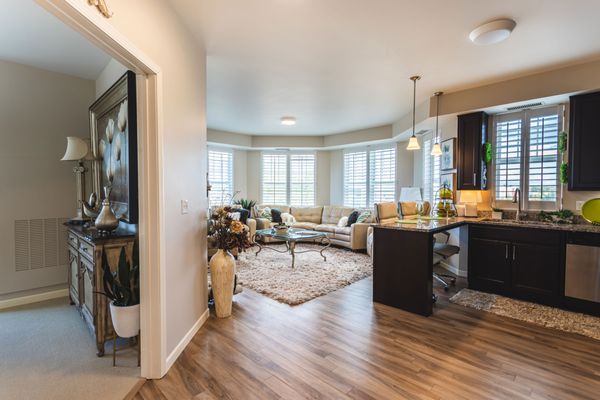 LEGENDS ON LAKE LORRAINE - Updated September 2025 - 53 Photos - 2815 S ...