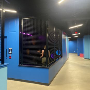 BRKTHROUGH - Updated December 2024 - 90 Photos & 62 Reviews - 6403 W ...