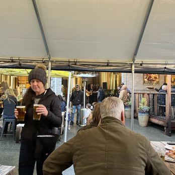 LOOMIS BASIN BREWING COMPANY - Updated October 2025 - 138 Photos & 179 ...