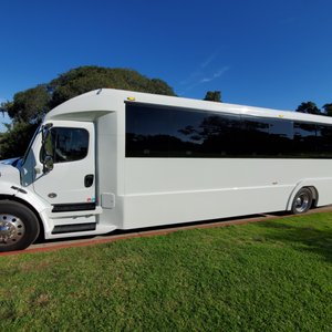 VISTA TRANSPORTATION - Airport Shuttles - 811 26th St, San Diego, CA ...