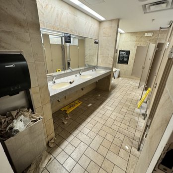 GRAND PRAIRIE PREMIUM OUTLETS - Updated January 2025 - 152 Photos & 144 ...