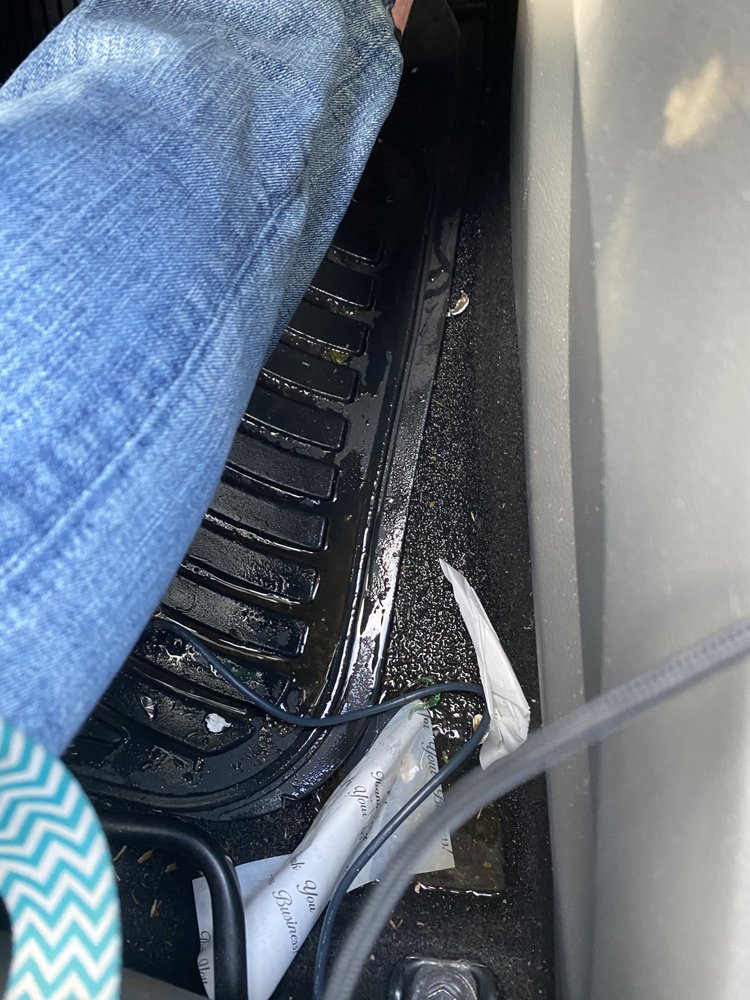 EXPRESS CREDIT AUTO - 29 Photos & 28 Reviews - 1 W I 240 Service Rd ...