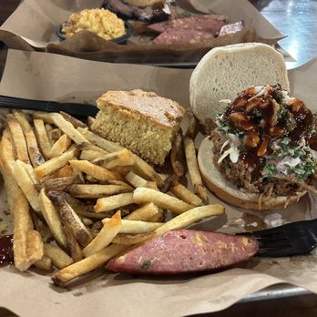 MISSION BBQ - Updated July 2024 - 409 Photos & 549 Reviews - 885 ...