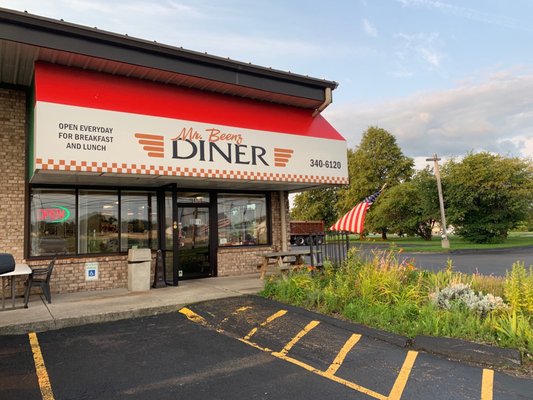 MR. BEENZ DINER - Updated July 2025 - 147 Photos & 85 Reviews - 1941 ...