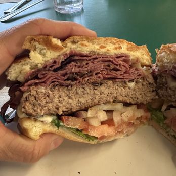 HAPPY BURGER DINER - Updated June 2024 - 556 Photos & 679 Reviews ...