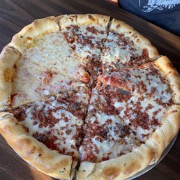 SHANE & PENNEY’S SLICE OF CHICAGO - Updated December 2025 - 29 Photos ...