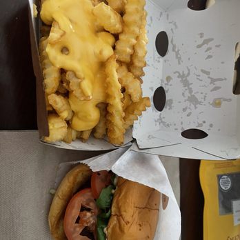 SHAKE SHACK LAS VEGAS - NYNY HOTEL - Updated April 2025 - 6547 Photos ...