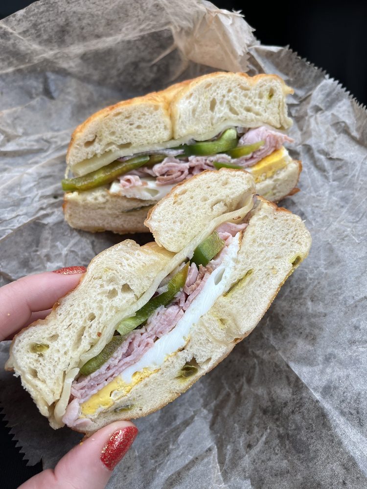 UNCOMMON GROUNDS - Updated July 2025 - 166 Photos & 259 Reviews - 1235 ...