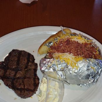 RUSTY SPUR STEAKHOUSE AND SALOON - Updated December 2025 - 21 Photos ...