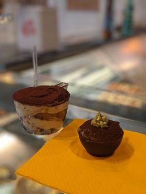 TWO SIZES - 216 Photos & 142 Reviews - Via del Governo Vecchio 88, Roma ...