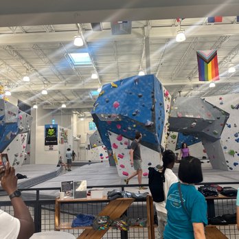 MEMPHIS ROX - Updated October 2025 - 72 Photos & 24 Reviews - 879 E ...