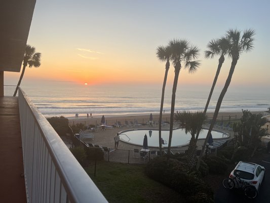 CORAL SANDS OCEANFRONT RESORT - Updated June 2024 - 68 Photos & 46 ...
