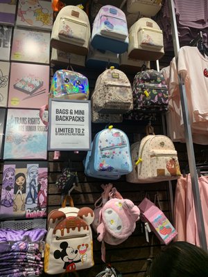 HOT TOPIC - Updated July 2025 - 24 Photos & 39 Reviews - 1640 Camino ...