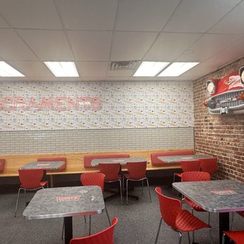 LUCKY’S DRIVE-IN - Updated August 2025 - 323 Photos & 172 Reviews ...