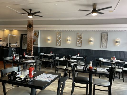 THE CRYSTAL CAFE - Updated April 2025 - 35 Photos & 44 Reviews - 4 ...