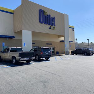 THE OUTLET BY ELS - 188 Photos & 203 Reviews - 880 S Azusa Ave, Azusa ...