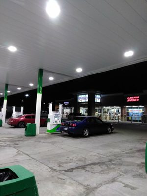 BUCKY’S EXPRESS - Updated May 2025 - 10 Photos - 2713 S 24th St ...