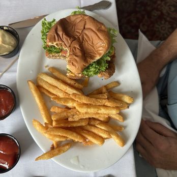 TOUSEY HOUSE TAVERN - Updated May 2024 - 264 Photos & 302 Reviews ...