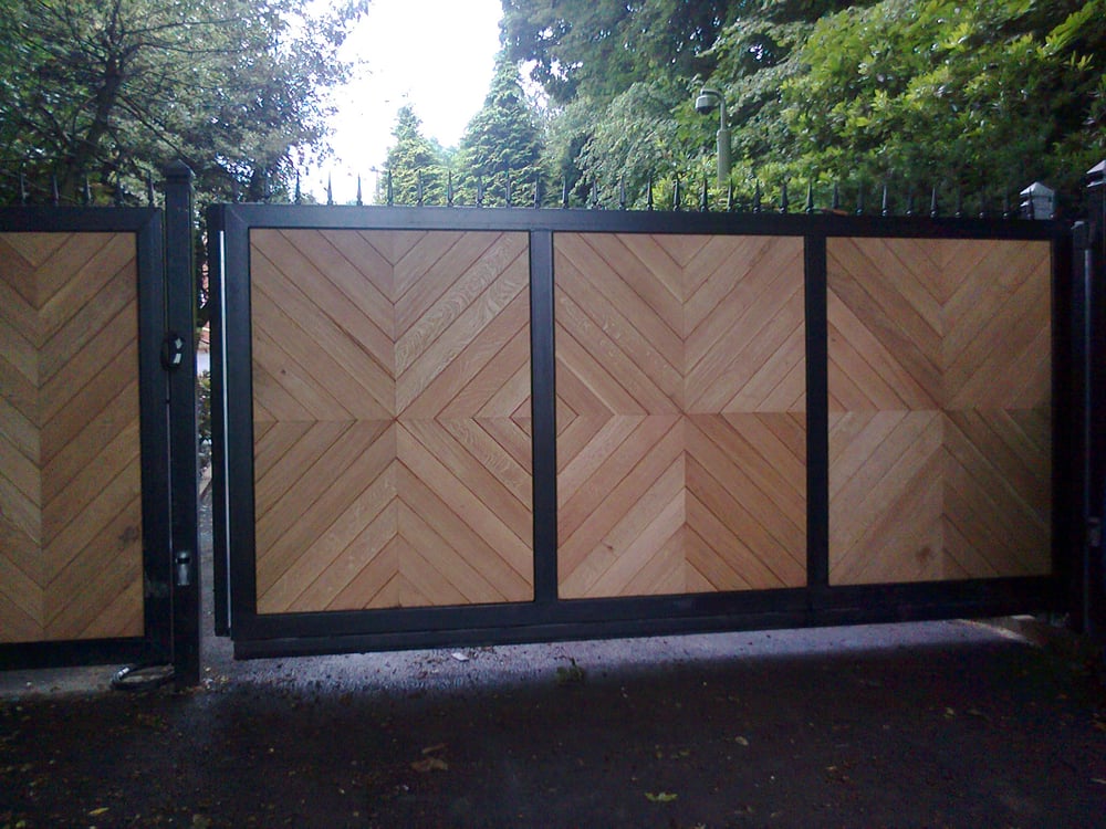 SOUTH MANCHESTER GATE AND BARRIER - Updated June 2025 - 2 Bleakhey Road ...