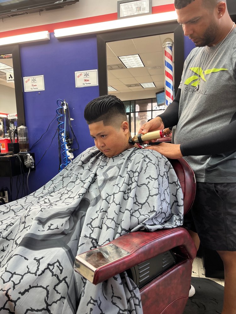 RAZED RIGHT FAMILY BARBERSHOP - Updated January 2025 - 21 Photos ...