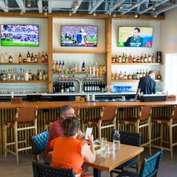 FIN & TONIC - Updated January 2026 - 46 Photos & 101 Reviews - 6747 S ...