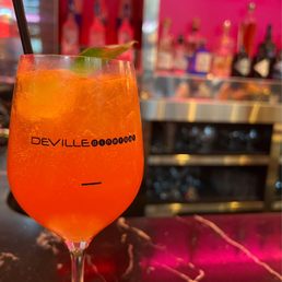 DEVILLE DINERBAR - Updated October 2025 - 1325 Photos & 653 Reviews ...