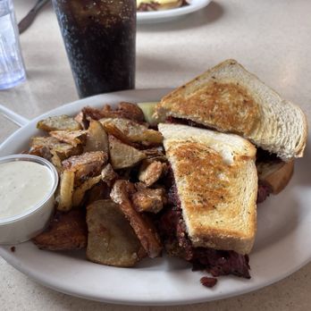 CHOMPER CAFE - Updated April 2025 - 203 Photos & 307 Reviews - 2345 W ...