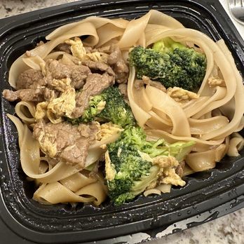 THAI BASIL DENVER - Updated December 2025 - 85 Photos & 338 Reviews ...