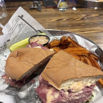 UNCOMMON GRILL - Updated October 2024 - 367 Photos & 337 Reviews - 777 ...