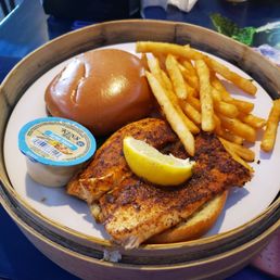 FISHLIPS - Updated May 2025 - 1267 Photos & 1011 Reviews - 610 Glen ...