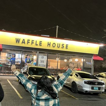 WAFFLE HOUSE - Updated January 2025 - 169 Photos & 177 Reviews - 2250 ...