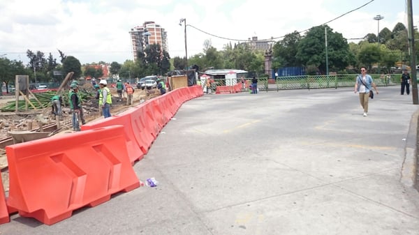 METRO CHAPULTEPEC - Av. Chapultepec 550, México, D.F., Mexico - Public ...