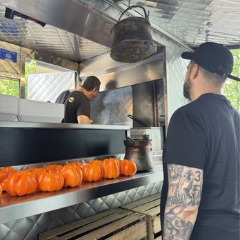 OCTOPUS FALAFEL TRUCK - Updated October 2025 - 674 Photos & 509 Reviews ...