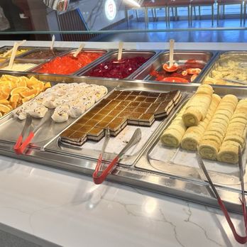 GOLDEN APPLE BUFFET - Updated January 2025 - 124 Photos & 54 Reviews ...