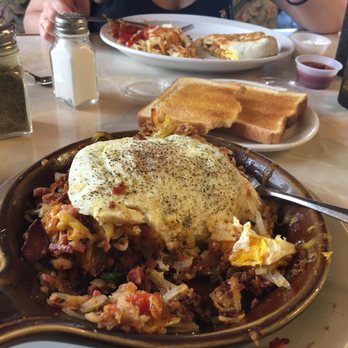 DELAVAN FAMILY RESTAURANT - Updated January 2026 - 21 Reviews - 505 S ...