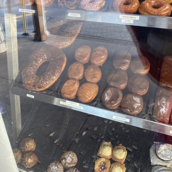 ROUND ROCK DONUTS - Updated March 2025 - 2447 Photos & 3389 Reviews ...
