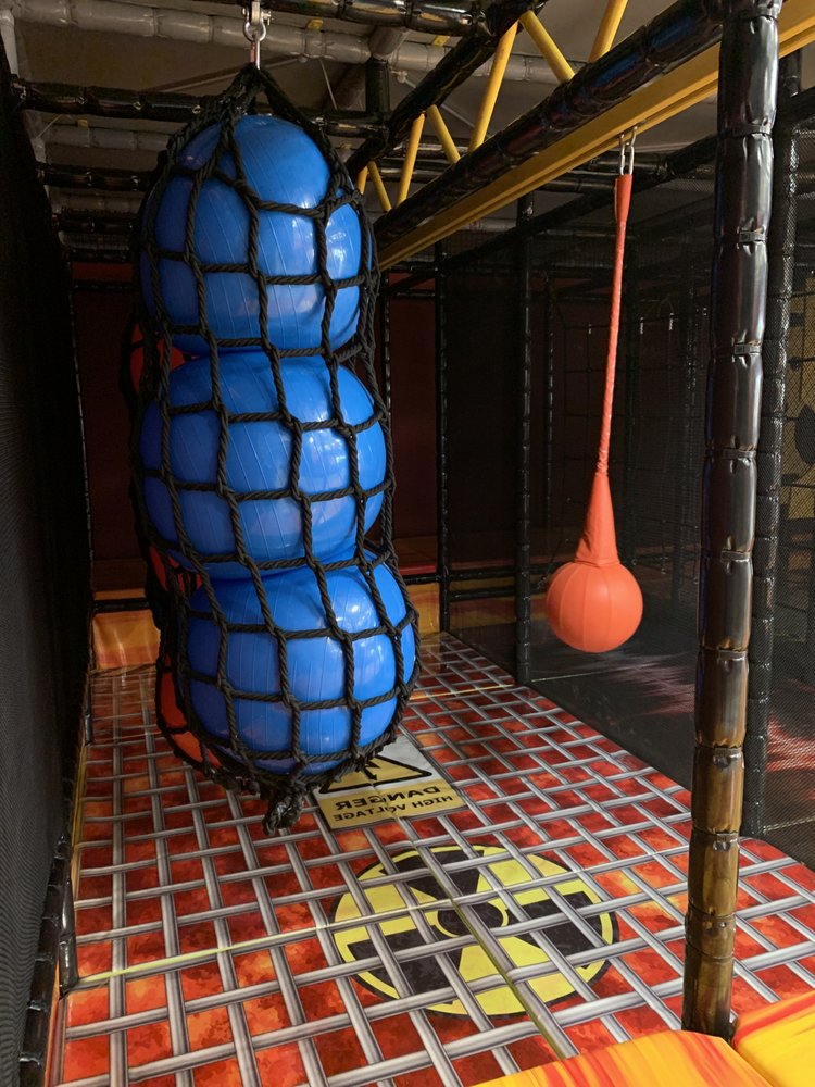 UPTOWN JUNGLE FUN PARK - 33 Photos & 48 Reviews - 1725 N Dysart Rd ...