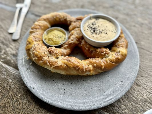 LOCAL TAP HOUSE & KITCHEN - Updated December 2025 - 3626 Photos & 3041 ...