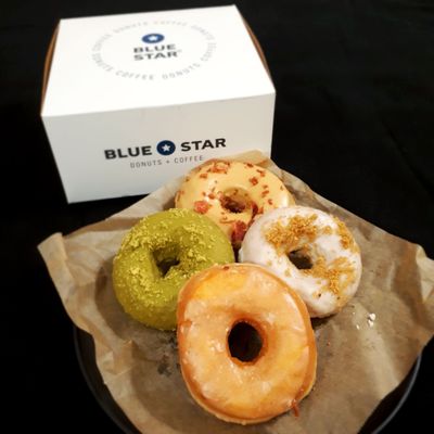 BLUE STAR DONUTS - 1391 Photos & 886 Reviews - 3325 SE Division St ...